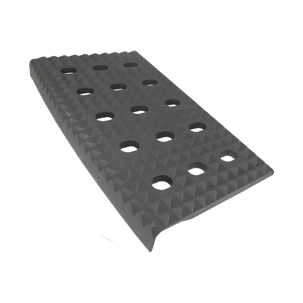 Pisante Estribo Cabine Iveco Lado Direito 504242345