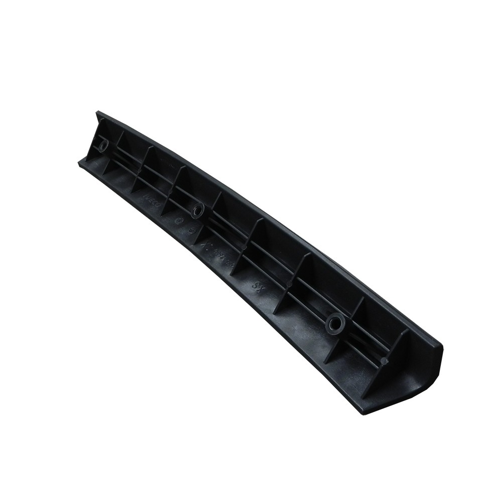 Acabamento Estribo Esquerdo Iveco Stralis Trakker 504047660